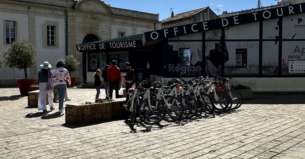 Parkings vélos à proximité de l’Office de tourisme (Arles) | Provence-Alpes-Côte d'Azur Tourisme
