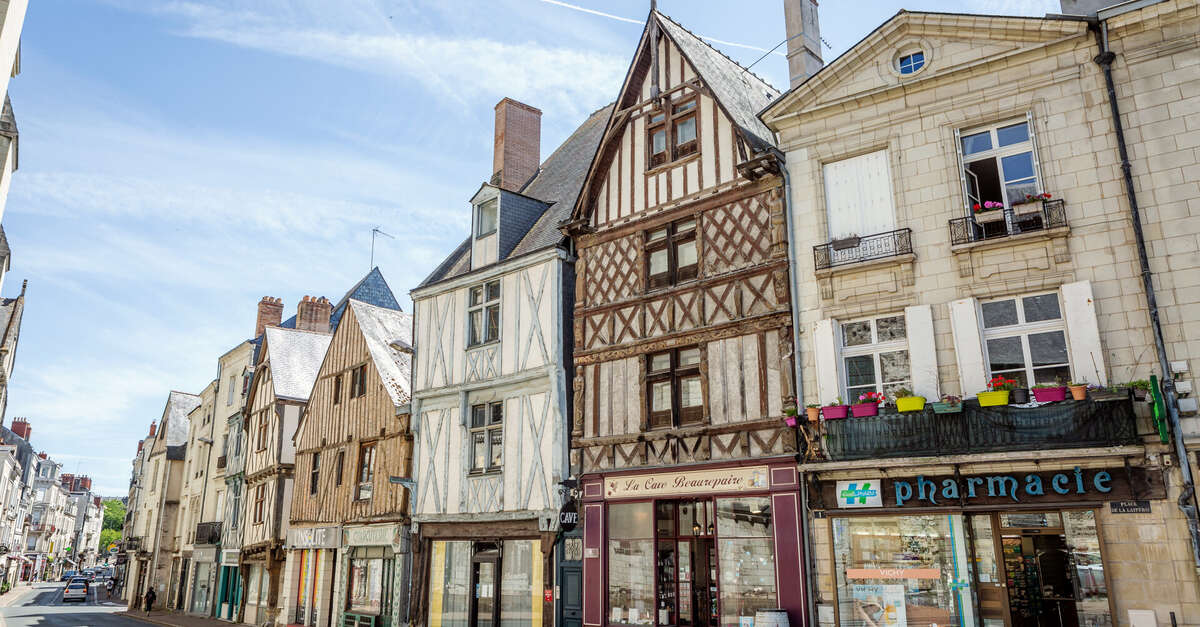 Angers, the medieval history of the Doutre district (Angers ...