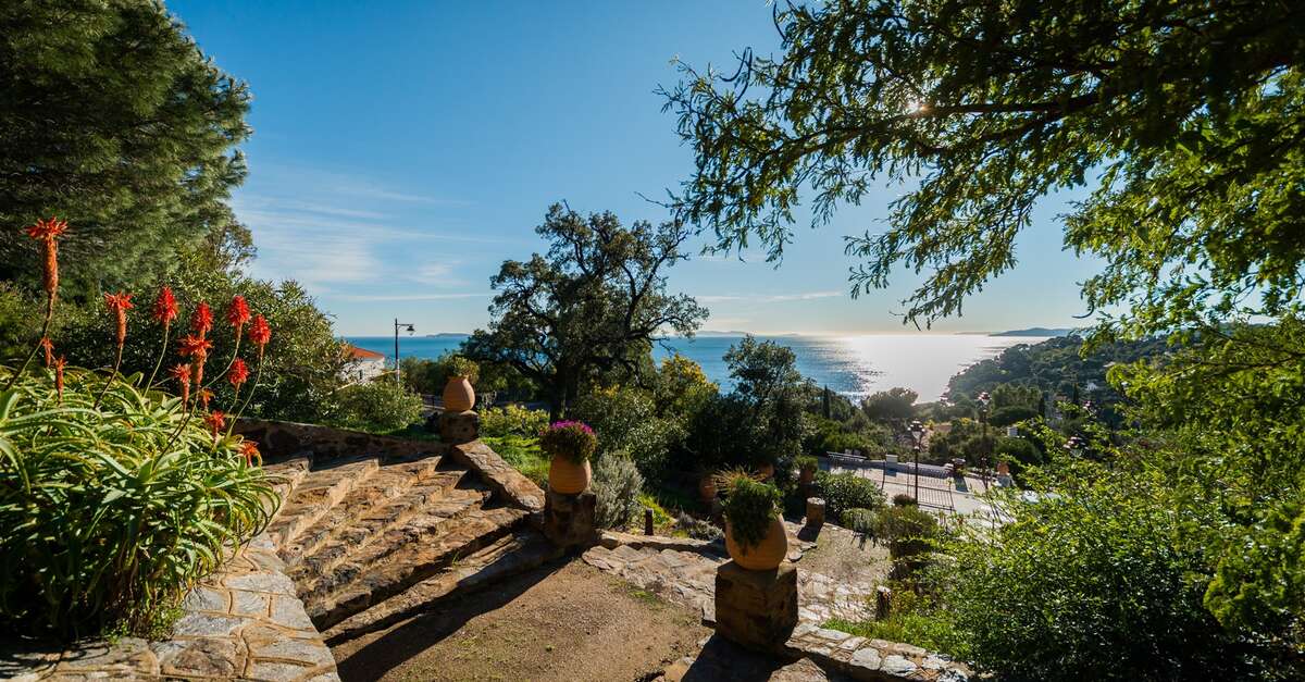 L’Escalier Monumental et le Drapeau (Rayol-Canadel Sur Mer ...