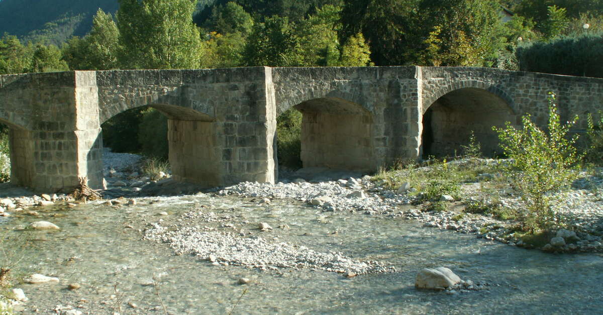 The Vaïre bridge (Annot) | Provence-Alpes-Côte d'Azur Tourism
