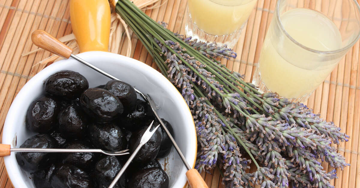 Boules et Pastaga – Lifestyle Farniente (Salon-de-Provence) | Provence ...