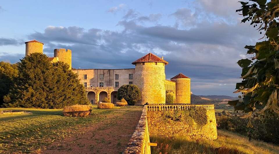 Château de Ravel (Ravel) | Vacances en Auvergne - Maison du Tourisme du ...