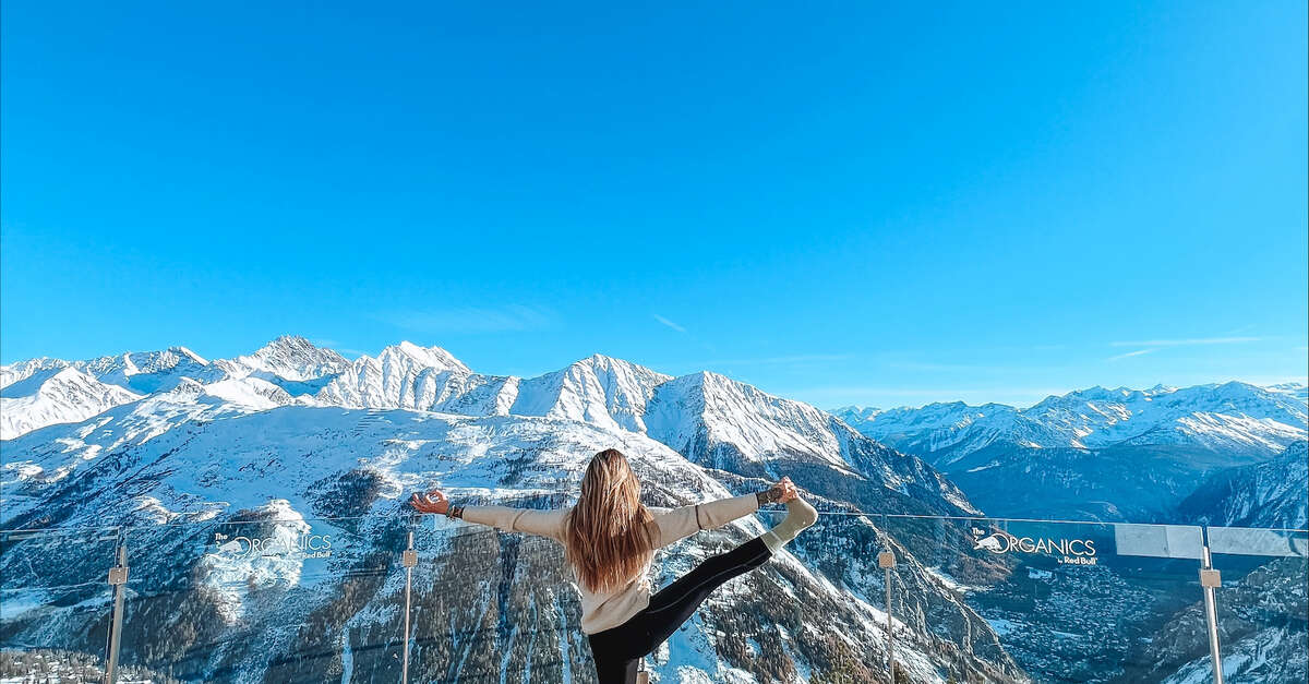 Vinyasa dynamic yoga practice with Lara (Crest-Voland) | Val d'Arly ...