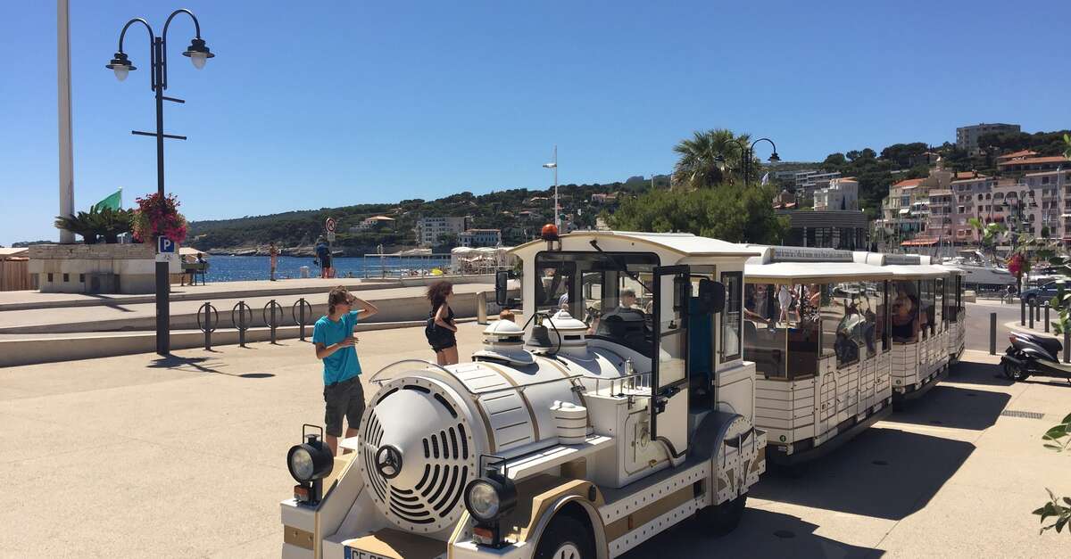 Circuit en Petit Train Touristique (Cassis) | Provence-Alpes-Côte d ...