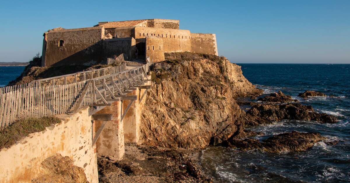Free visit | Fort du Pradeau (Hyères) | Côte d’Azur France / French Riviera