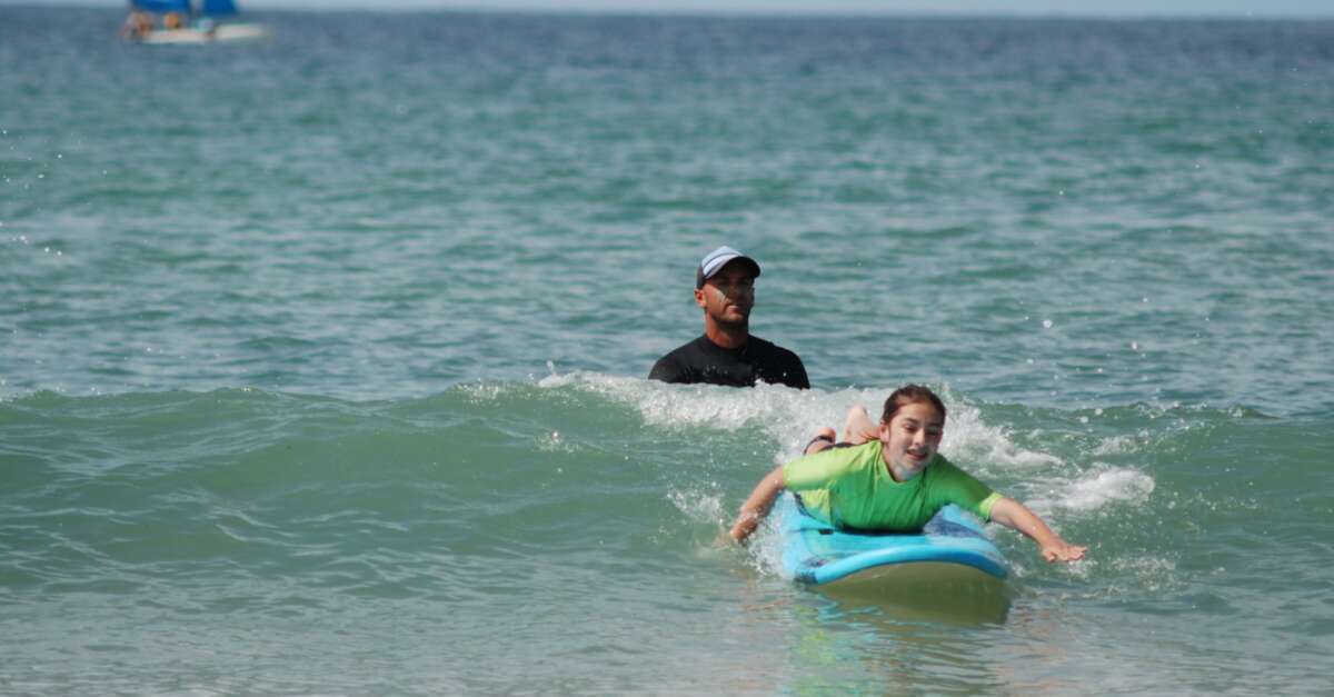 Cours et stage de surf par Cactus Surf Club (Le Bois-Plage-en-Ré ...