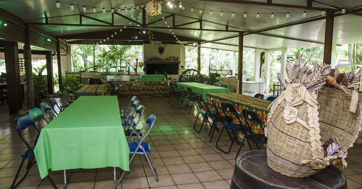 Ferme Auberge de Pierrat – restaurant (La Foa) | New Caledonia Tourism ...