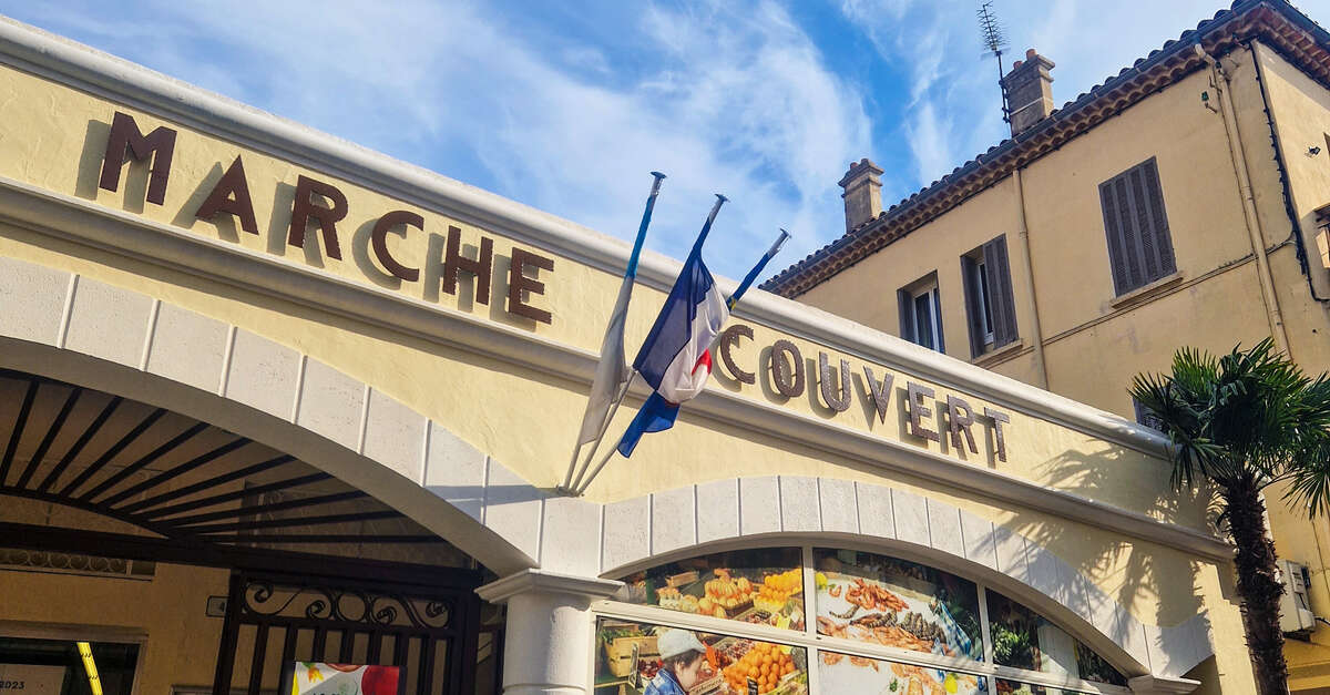 Indoor Market (Sainte-Maxime) | Charm of Provence & French Riviera