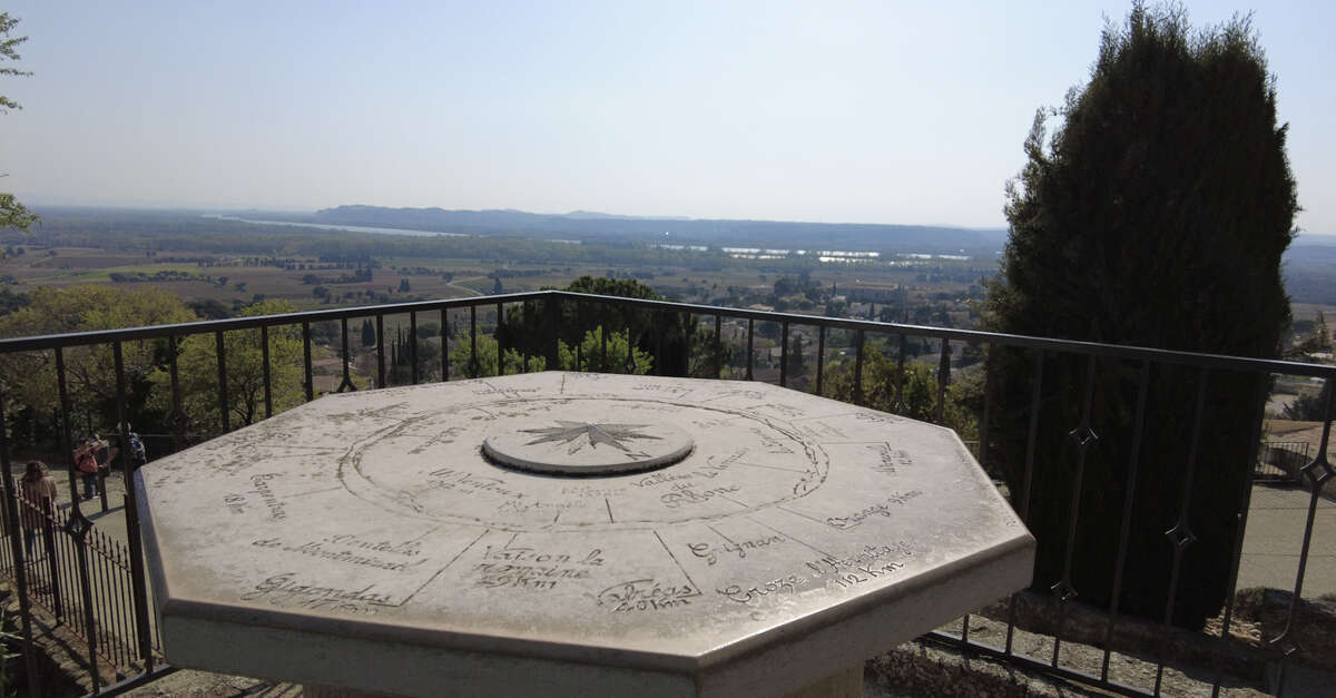 Château des Papes (Châteauneuf-du-Pape) | Provence-Alpes-Côte d'Azur ...