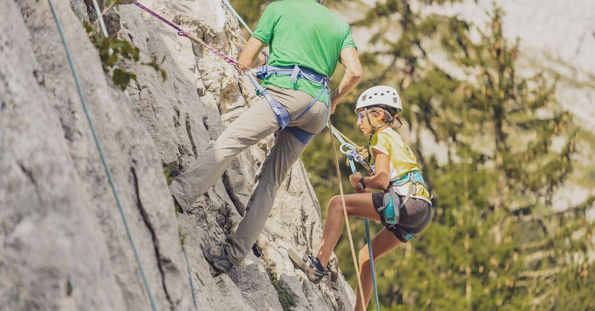 Rock climbing 8-12 y/o: cliff climbing school session (Le Grand-Bornand ...