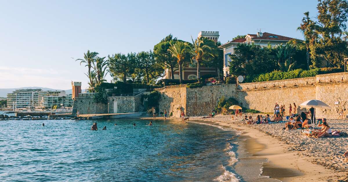 Plage du Port Gallice (Juan-les-Pins) | Destination Côte d’Azur France ...