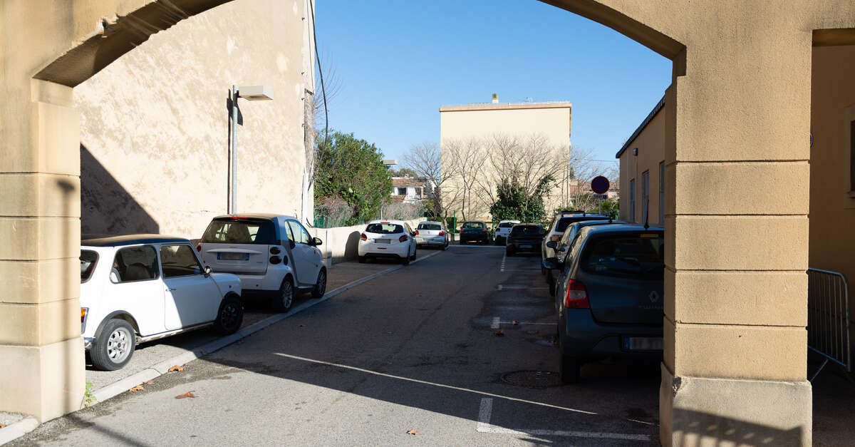 Parking Espace Provence (Saint-Cyr-sur-Mer) | Provence-Alpes-Côte d ...