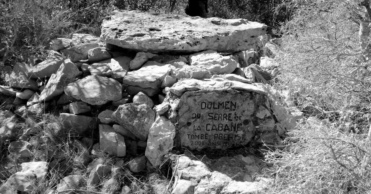 Dolmen du Serre de la Cabane (Bagard) | Cévennes Tourisme
