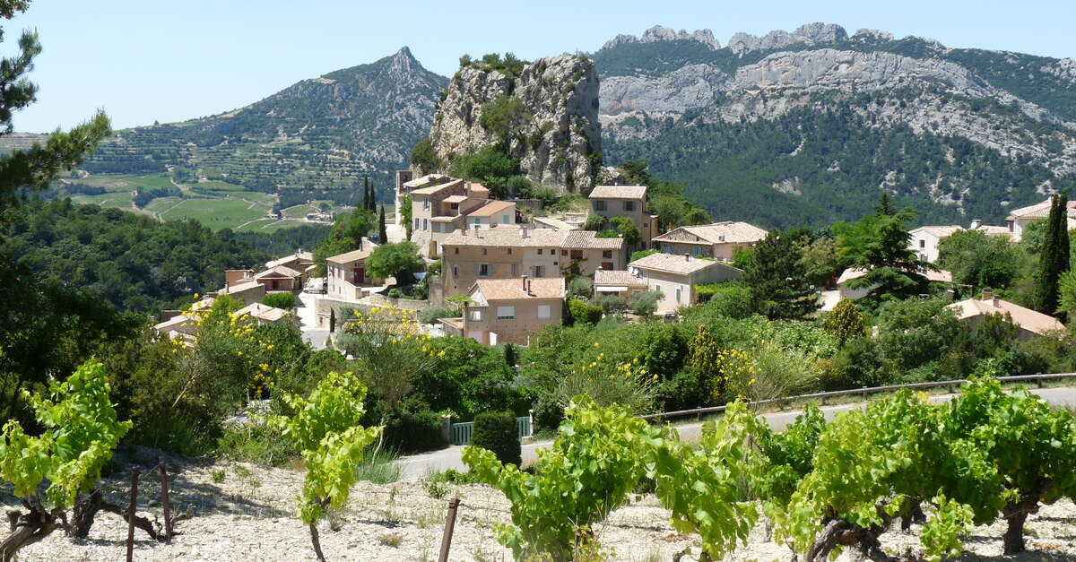 26 – Between Mont Ventoux and The Dentelles (Malaucène) | Provence ...
