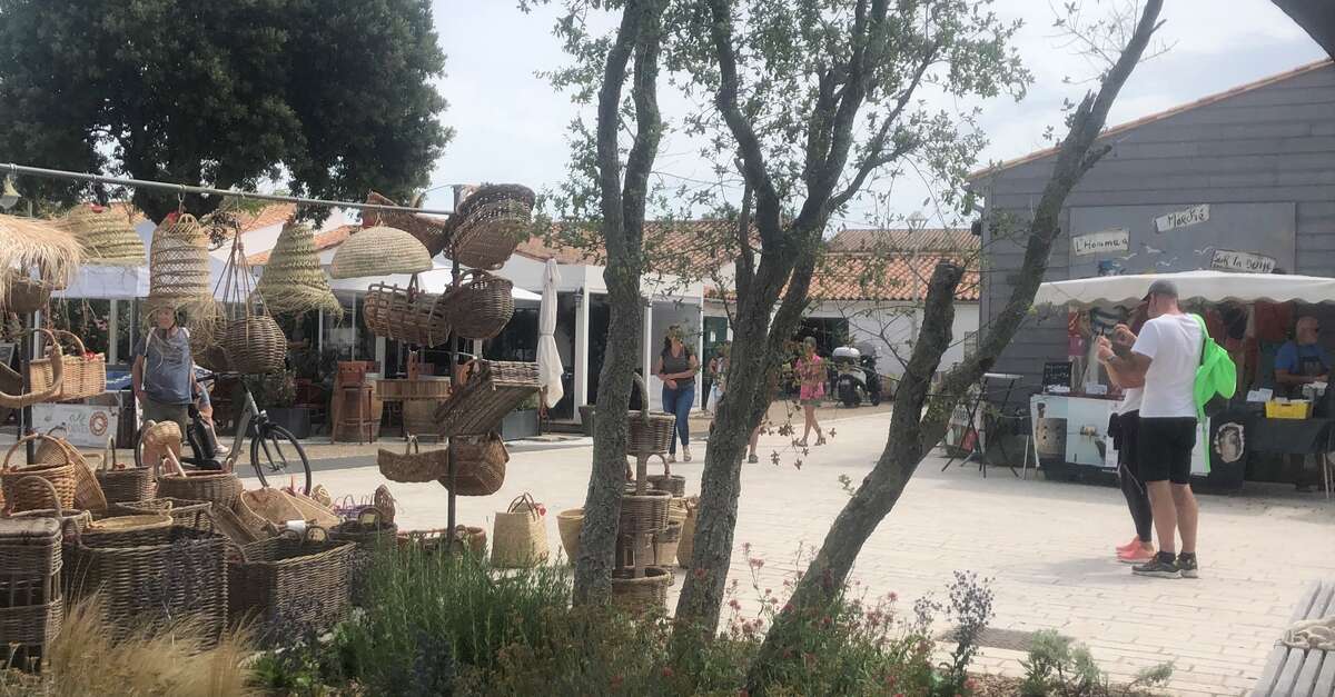Marché de la Place d’Antioche (Sainte-Marie-de-Ré) | Destination Île de Ré