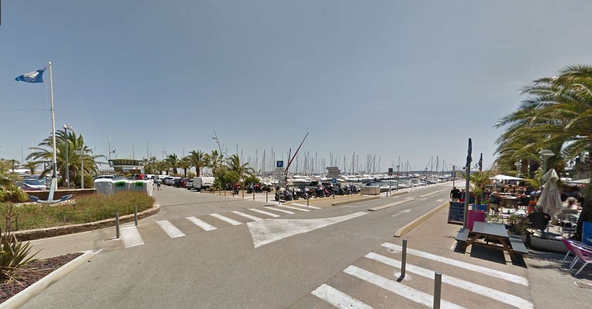 Parking de la Capitainerie du Port (Hyères) | Provence-Alpes-Côte d'Azur Tourisme