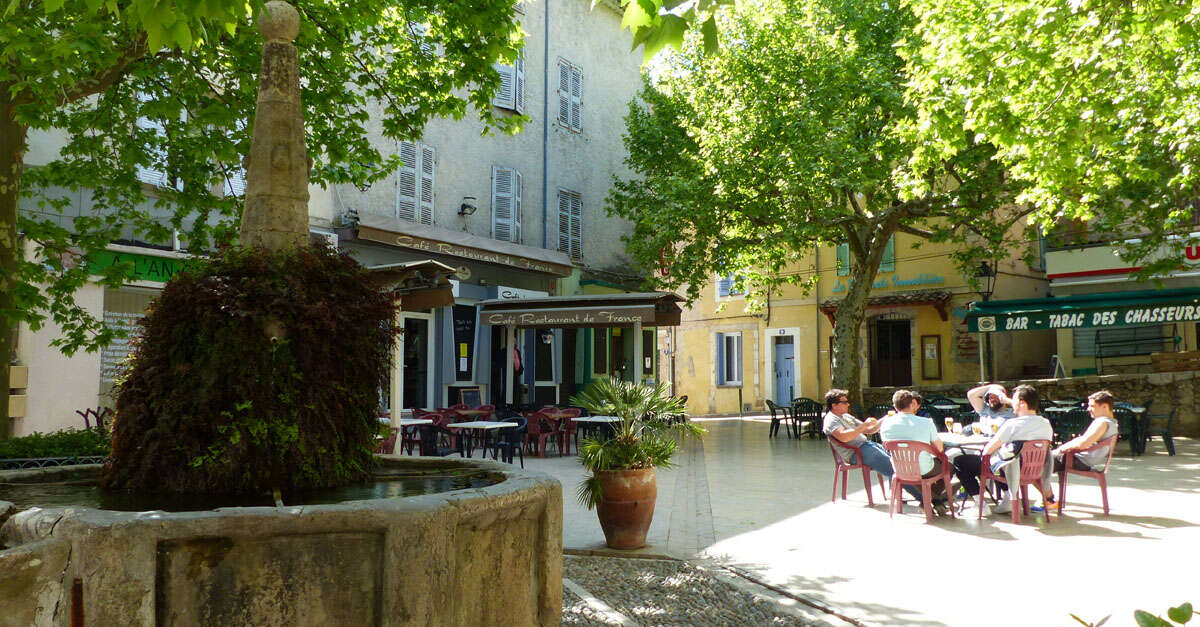 Place du marché Alphonse Rousset (Signes) | Provence-Alpes-Côte d'Azur ...