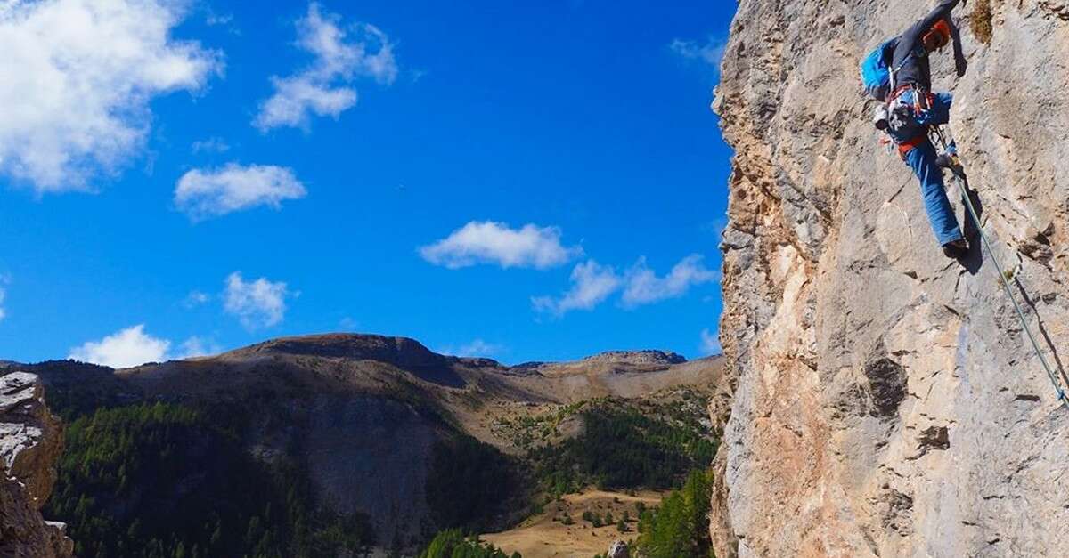 Ascension de voies en falaise (combe du Guil…) (Aiguilles) | Provence ...