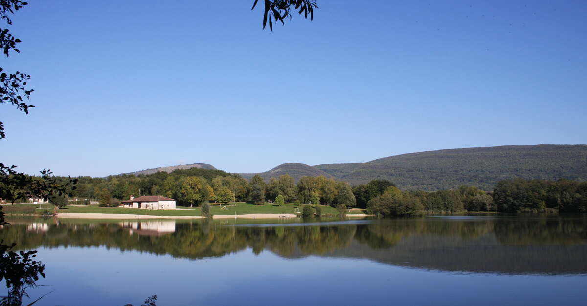 Tour of the Grange du Pin lake (Val-Revermont) | Bourg-en-Bresse ...