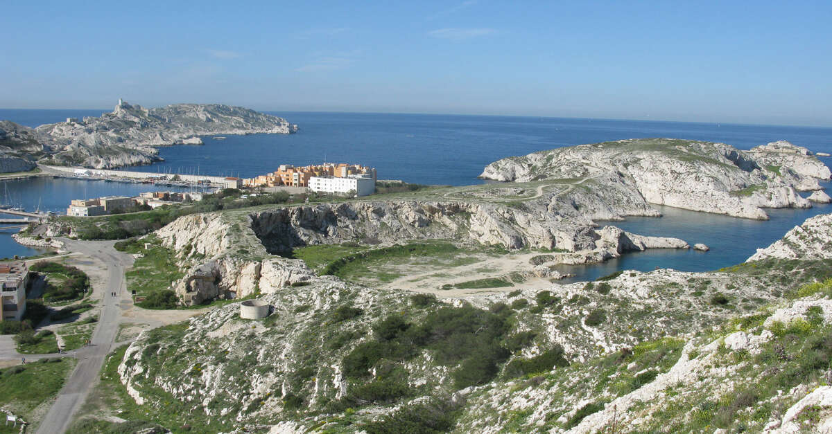 Hiking in Frioul on the island of Ratonneau (Marseille 7ème) | Provence ...