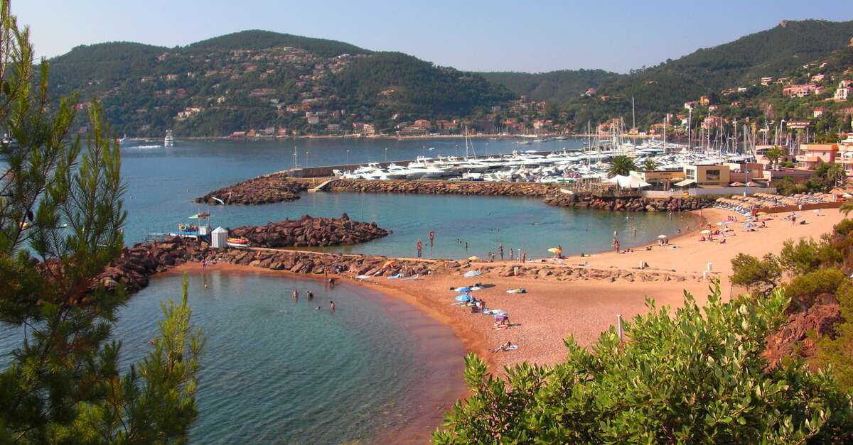 Plage de la Rague et des Mineurs – Public beach (Mandelieu-la-Napoule ...