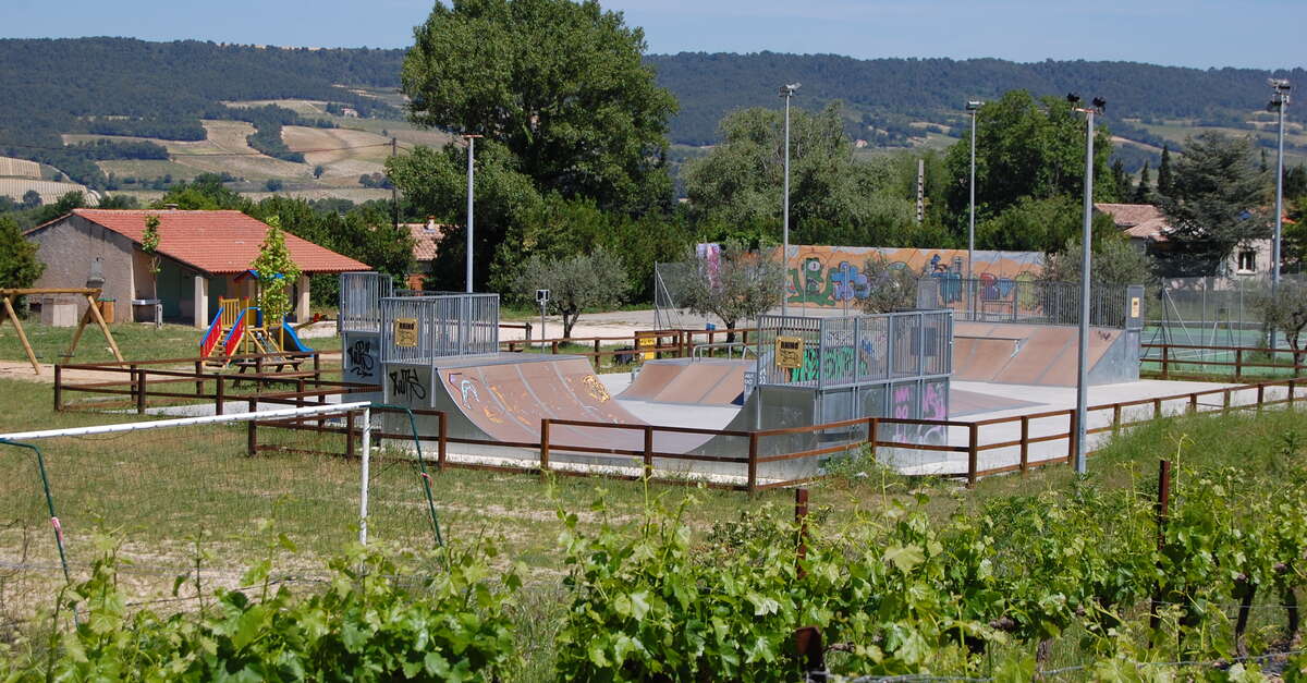 Skate Parc et Jardin d’enfants de Villedieu (Villedieu) | Provence ...