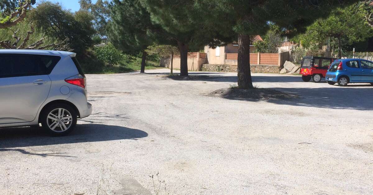 Public car park at La Fossette (Le Lavandou) | Provence-Alpes-Côte d ...