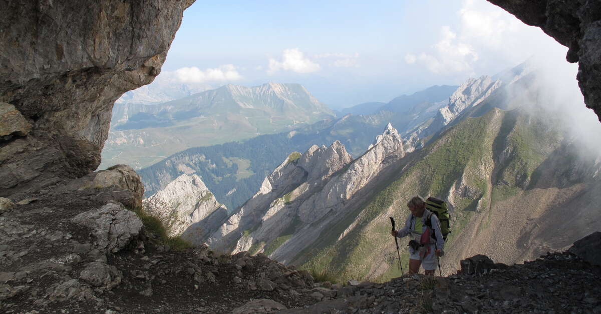 Crossing the Bornes in gentle mode – Stage 5: Refuge de la Pointe ...