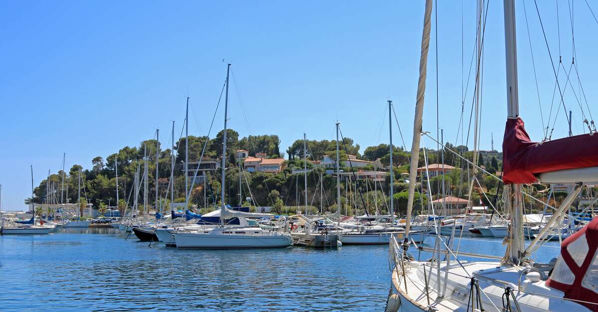 Halbtagesausflug mit dem Katamaran vor der Küste von Cavalaire ...