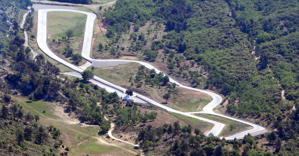 Circuit automobile du Grand Sambuc (Vauvenargues) | Provence-Alpes-Côte ...
