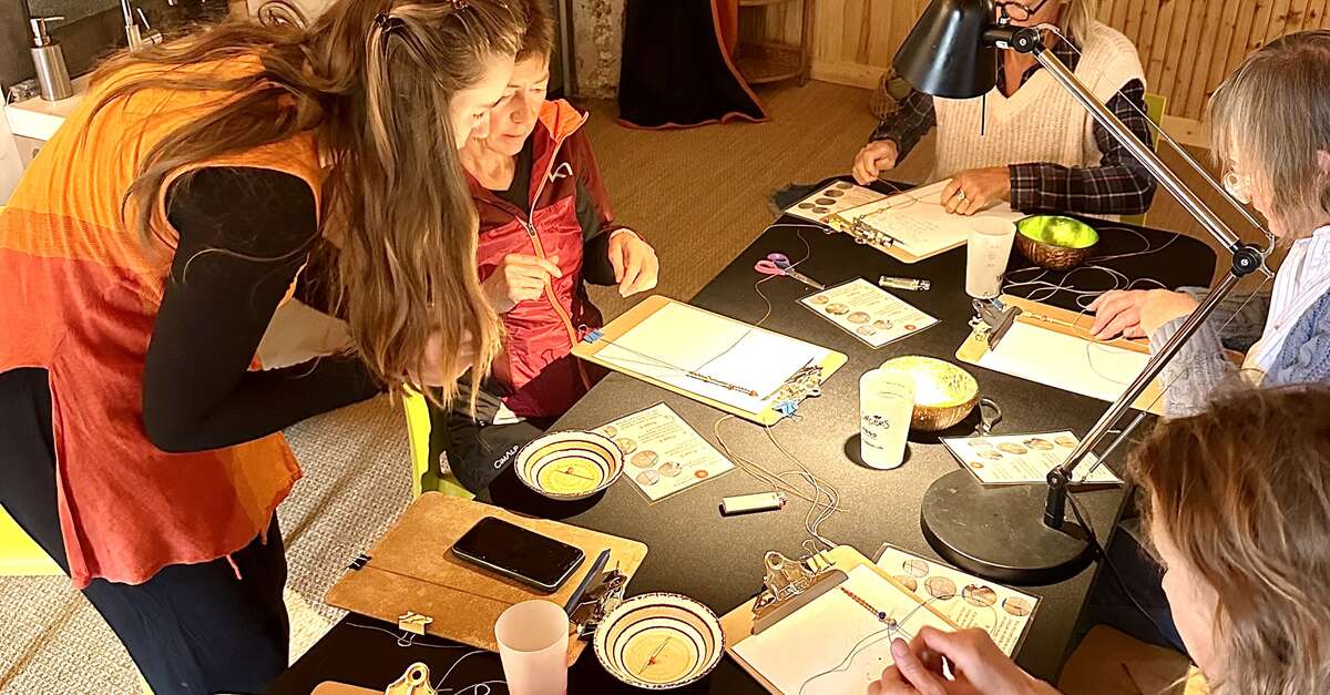 Atelier – Fabrication de bijoux en micro-macramé (Samoëns) | Haute ...