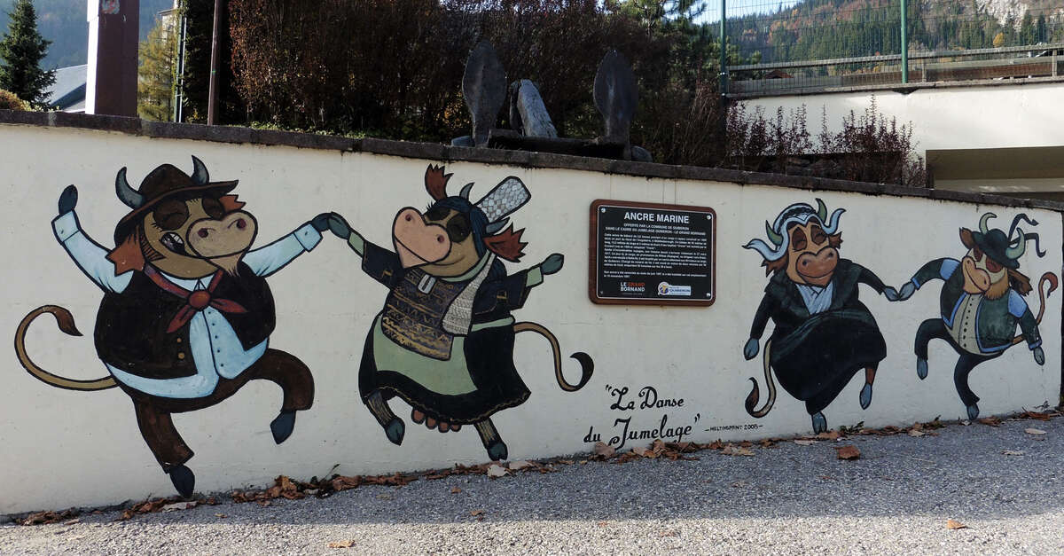 Cow Art : mural painting “The Twinning dance” (Le Grand-Bornand) | Le ...
