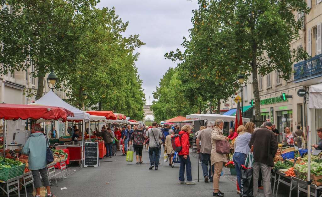 Street market in Rochefort - Rochefort | Office de Tourisme de ...