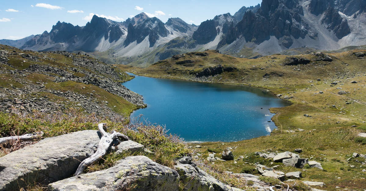 Guided hikes – Mountain lake – Briançon Mountain Office (Puy-Saint ...