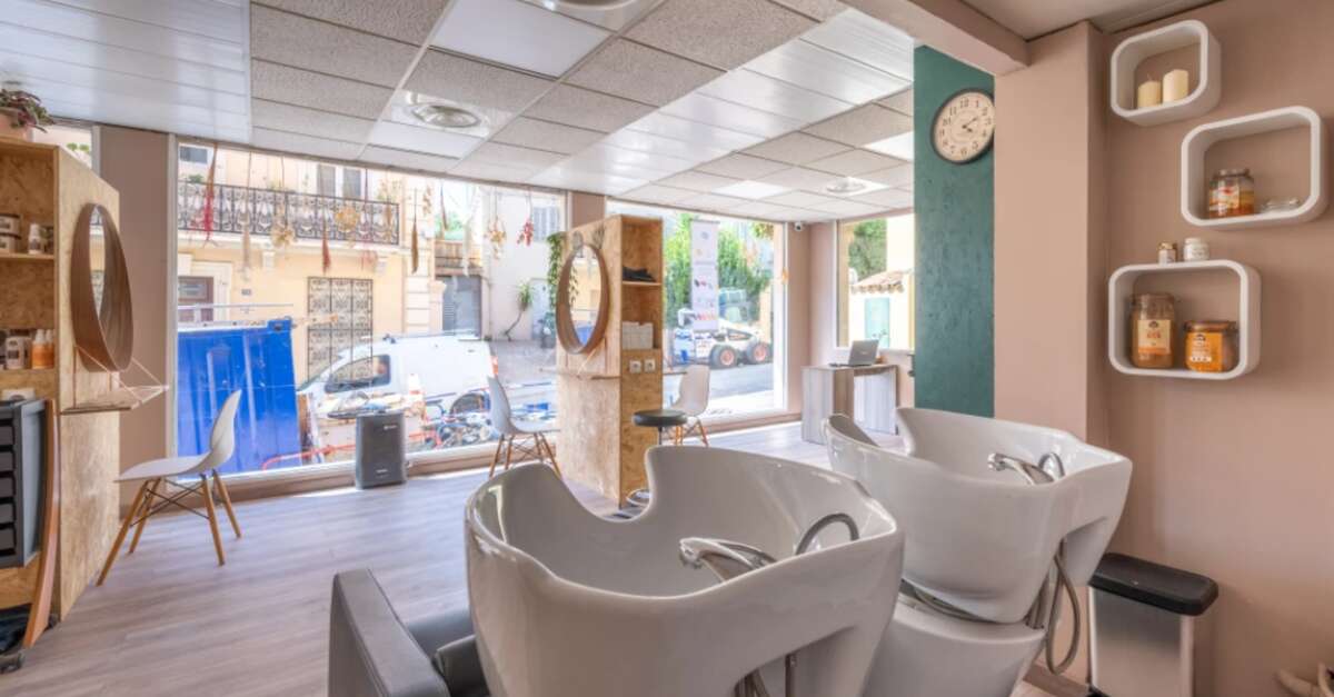 Salon Edith Obiester (Le Cannet) | Côte d’Azur France / French Riviera