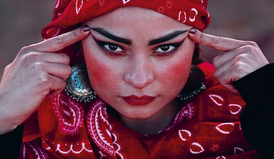 Femmes dévoilées et hommes en fleurs (Marseille 1er) | Marseille Tourism