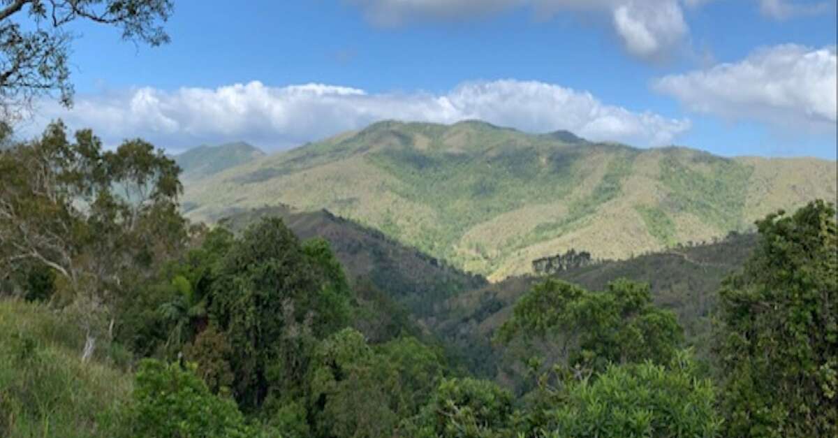 Traversée dans la chaîne – La Foa Randonnées (La Foa) | New Caledonia ...