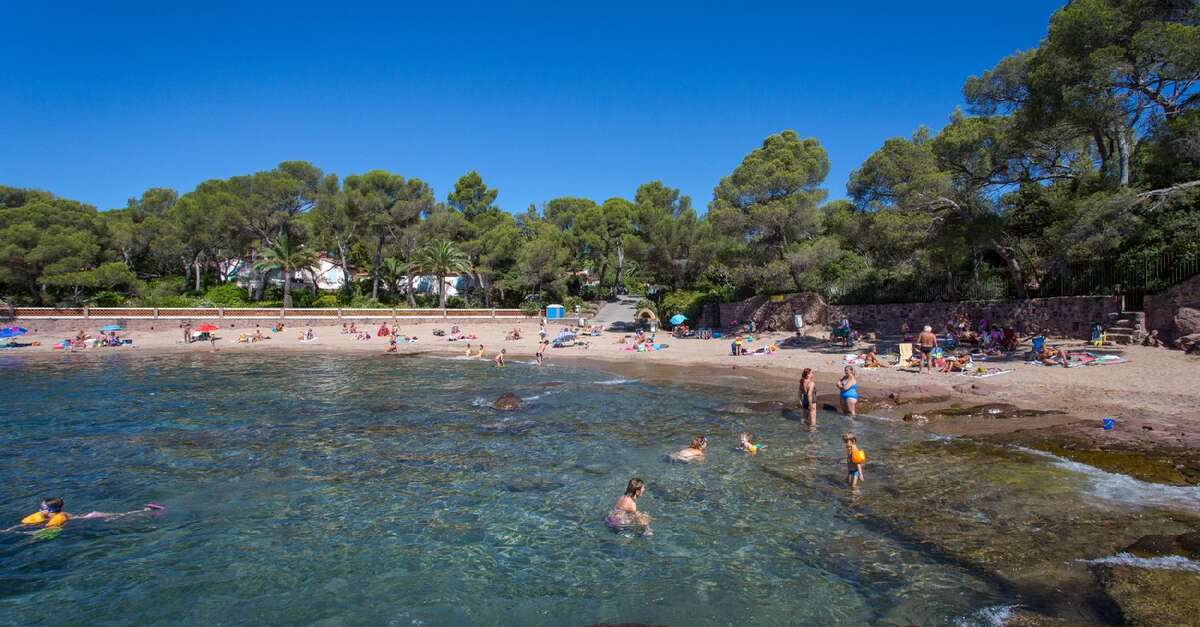 Plage de la Pescade (Saint-Raphaël) | Provence-Alpes-Côte d'Azur Tourism