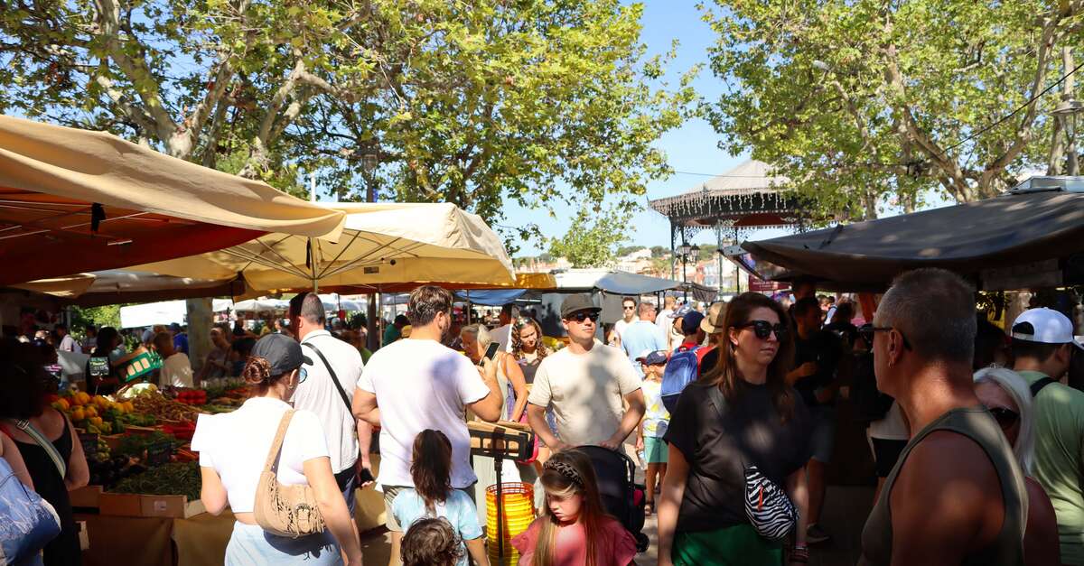 Le Grand Marché de Sanary (Sanary-sur-Mer) | Provence-Alpes-Côte d'Azur ...