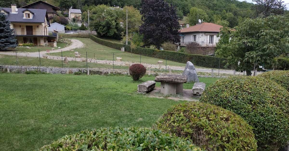 Aire de pique-nique (Surba) | Office de Tourisme des Pyrénées Ariégeoises