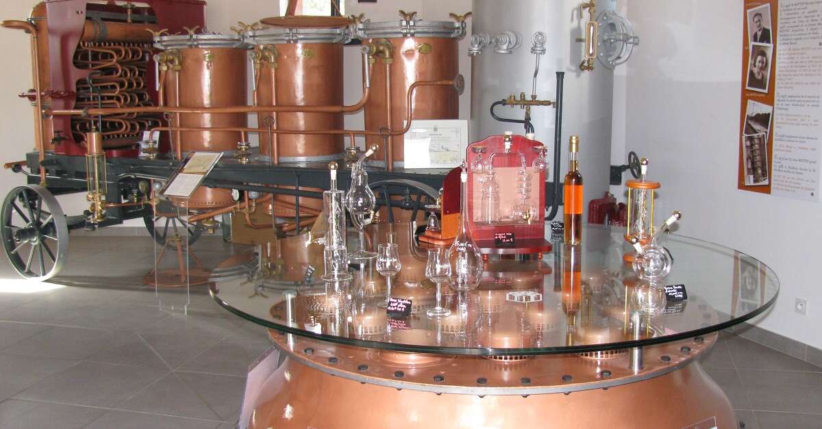 Distillerie du Bois des Dames (Violès) | Provence-Alpes-Côte d'Azur ...
