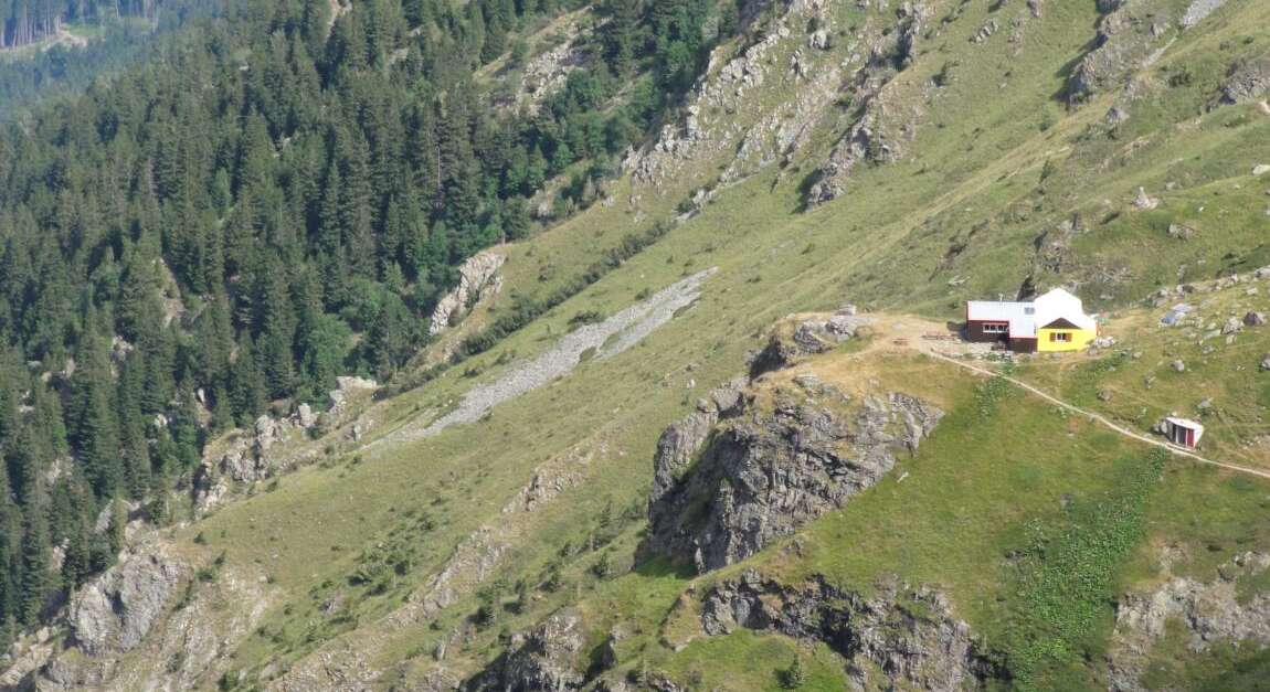 GR®738 – Etape 9 : Refuge Jean Collet – Refuge de La Pra (Sainte-Agnès ...