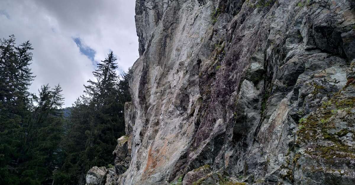 Site d’escalade du Rocher des Biassus (Haut-Bréda) | Le Collet