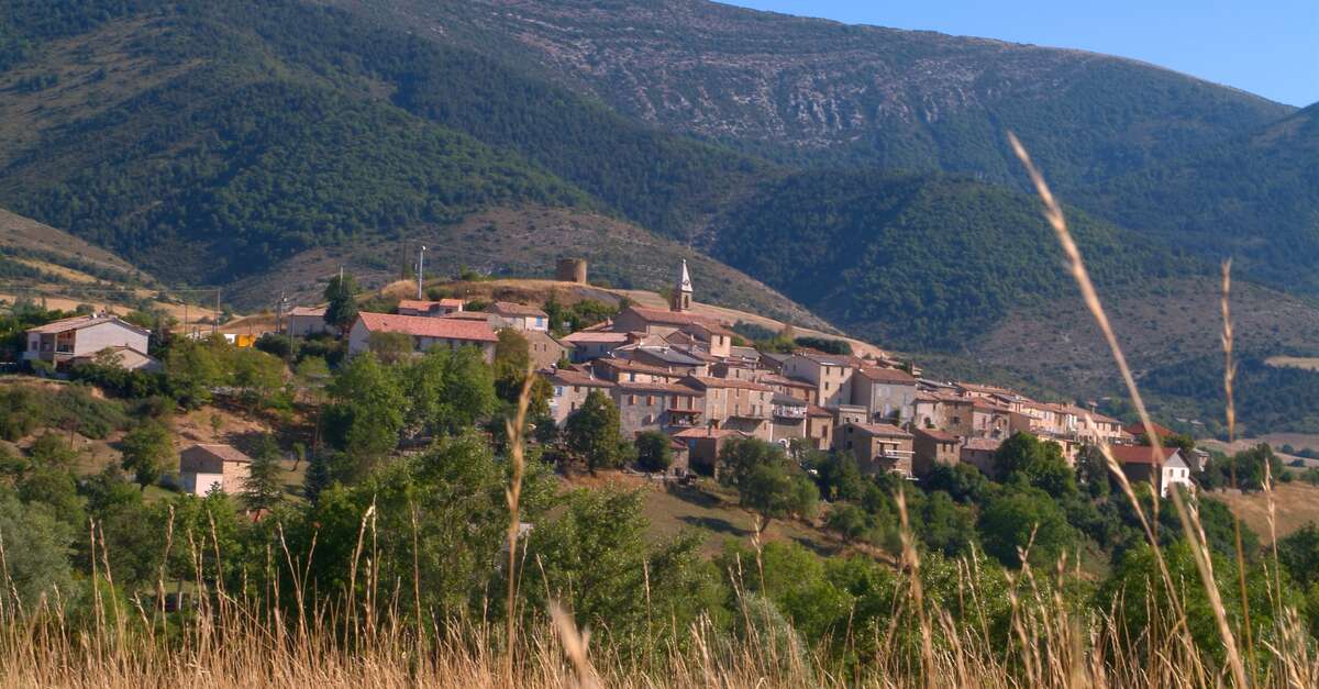 Village perché de l’Epine (L’ Épine) | Provence-Alpes-Côte d'Azur Tourism