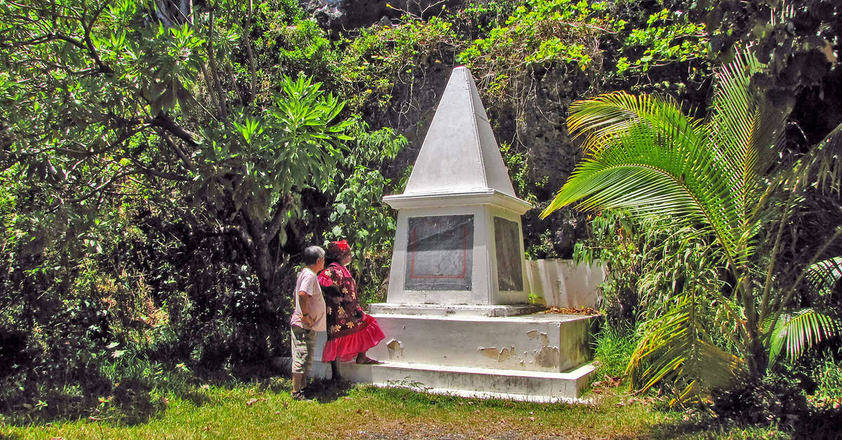 Monument dédié à l’arrivée de l’Évangile (Maré) | Nouvelle-Calédonie ...