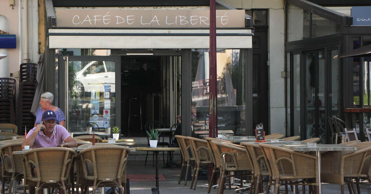 Café de la liberté (Saint-Cyr-sur-Mer) | Provence-Alpes-Côte d'Azur ...