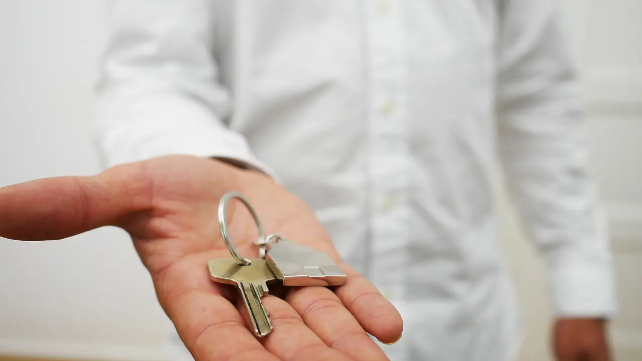 La petite bretonne (Plozévet) | Destination Pays bigouden, Bretagne ...