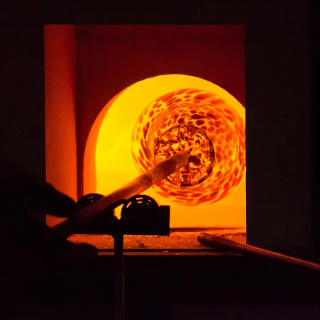 Démonstration de Soufflage de Verre (Hautecourt-Romanèche) | Bourg-en ...