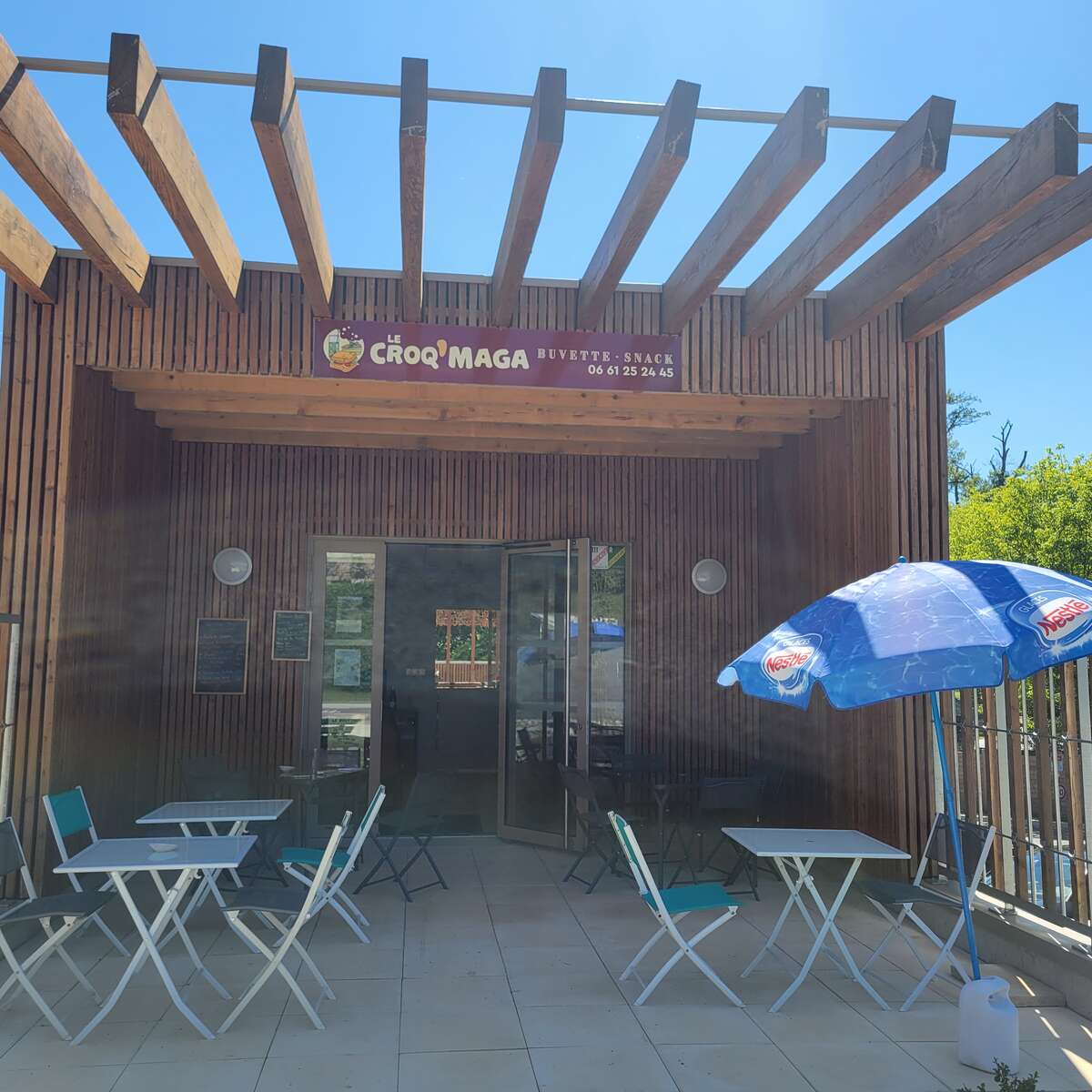 Lacapelle-Marival et son imposant château | Figeac Tourisme, Vallées du ...