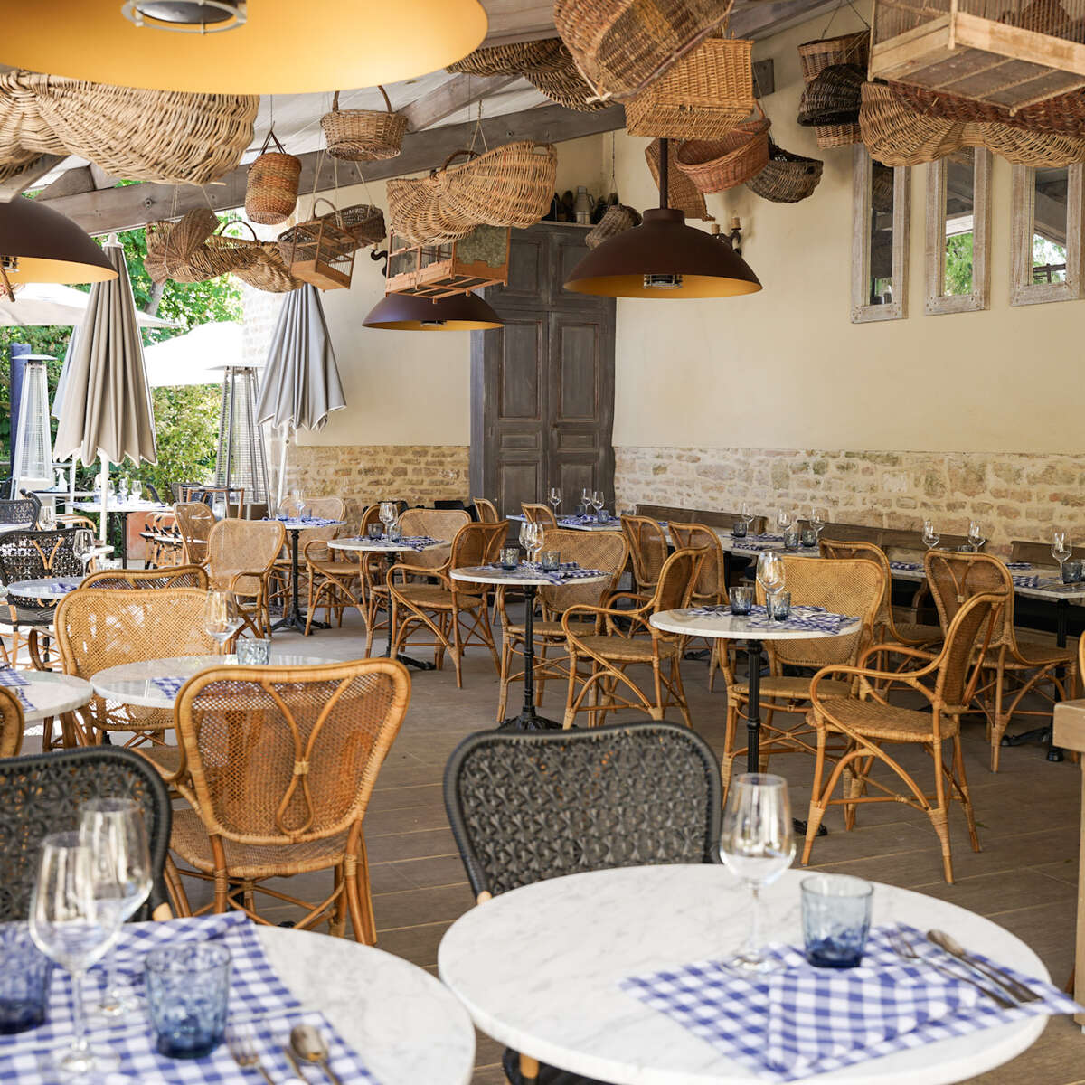 4 idées de restaurants où passer votre réveillon du jour de l’An en ...